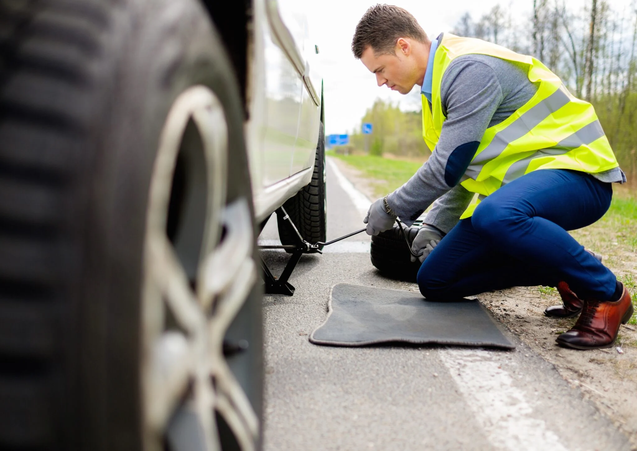 Geico Roadside Assistance: Number, Services, Costs And Reimbursements ...